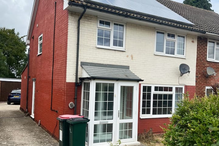 Honeysuckle House 5br Crawley - Crawley