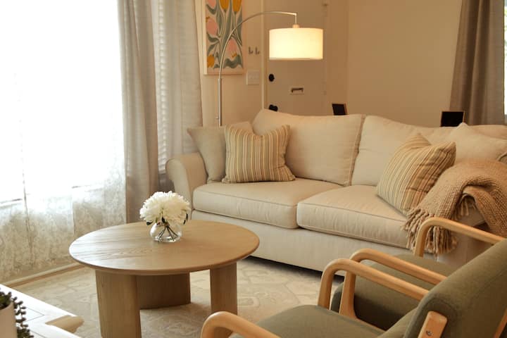 Blue Heron Cottage | Cozy 2br•sleeps 6 + Fire Pit - Orange City, FL
