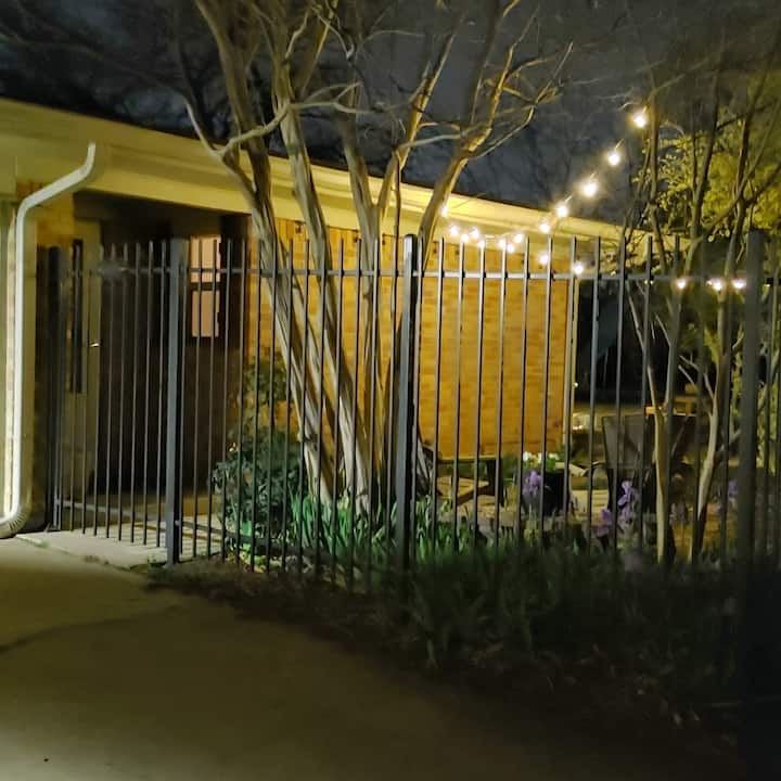 Cozy Efficiency - Fort Worth, TX