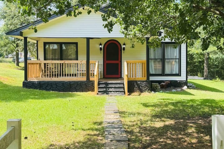 The Hobbit Hideout - Tuscaloosa, AL