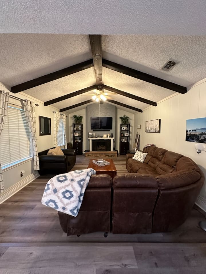 3 Bd/2bath/cozy Home/10 Min From Tech! - Lubbock, TX