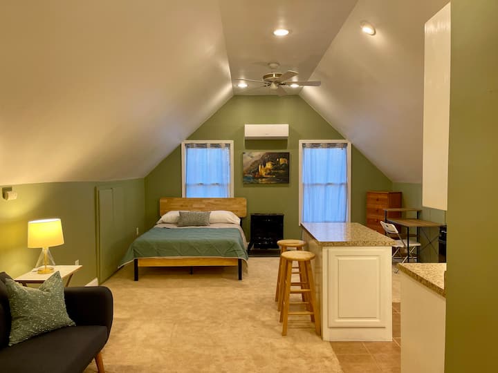 New Modern Country Loft Apt - Greer, SC