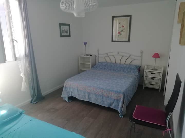 1 Ou 2 Chambres à L'étage De Villa - Fréjus