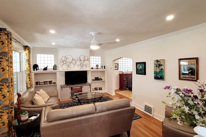 The Brookline Retreat - Pittsburgh, PA