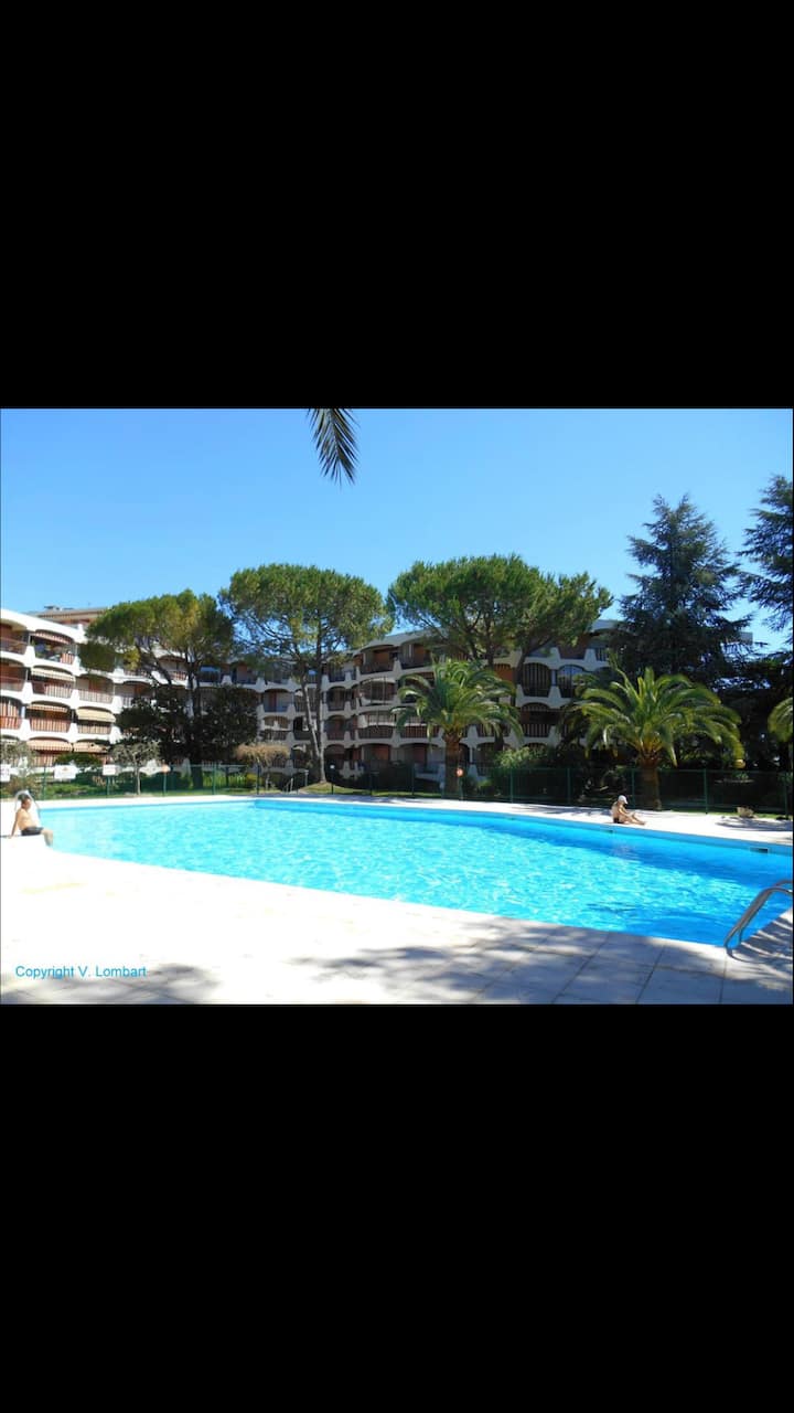 Studio Tout Neuf Dans Résidence Avec Piscine - Mandelieu-la-Napoule