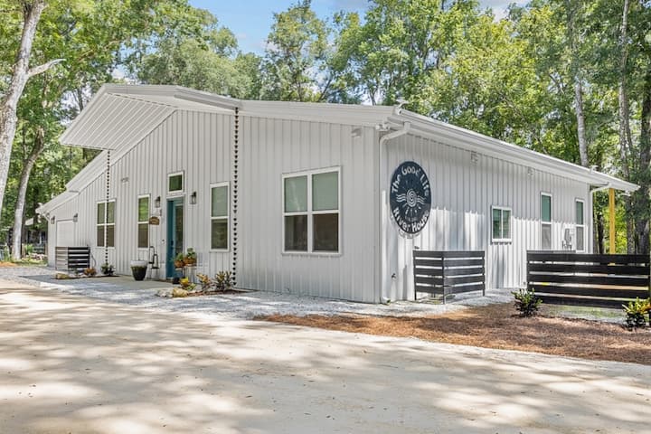 Luxury Santa Fe Riverfront 2mi From High Springs! - Gilchrist Blue Springs State Park, High Springs