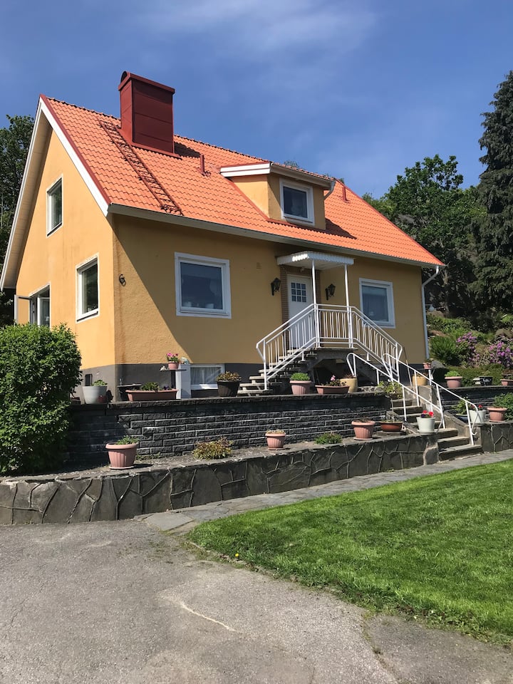 Fina Rum I Ett Lugnt Och Fint Område - Gothenburg