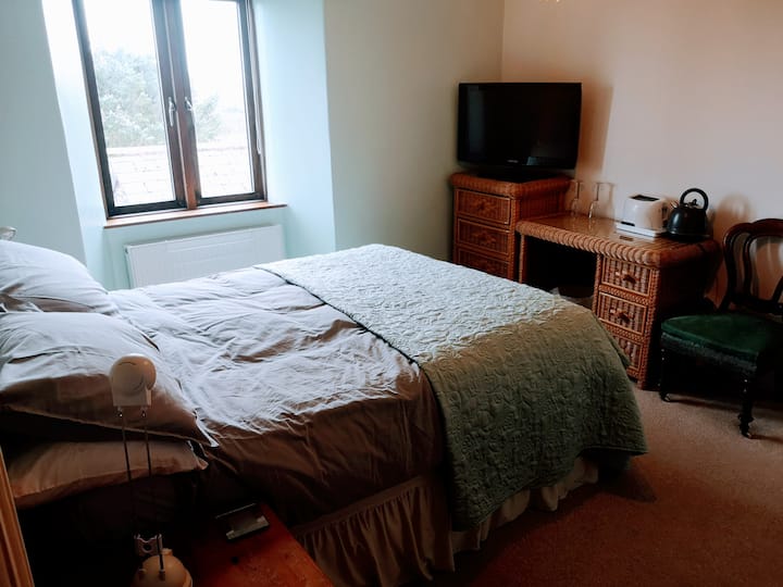 Double  Ensuite Bedroom In Quiet Location - Mousehole
