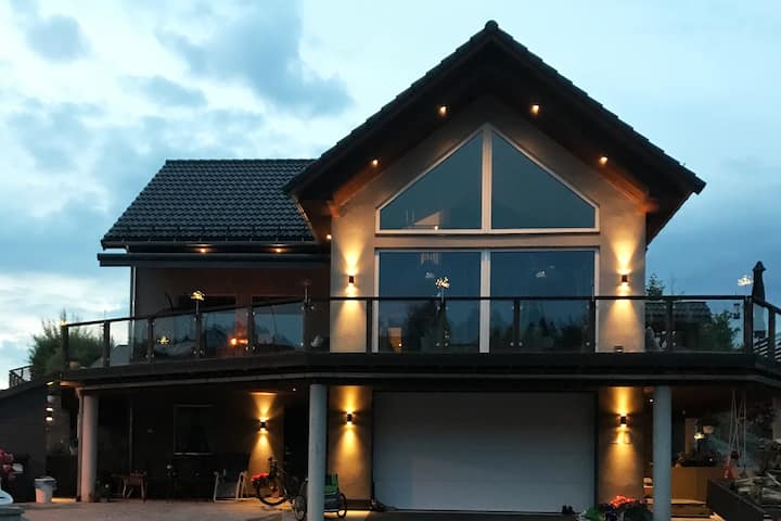 Hus I Nærheten Av Dyreparken. - Kristiansand