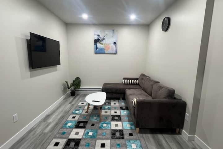 Brand New Cozy Suite - Regina
