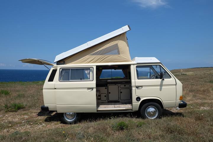 Vintage Campervan “Pipiana”, 1986 Volkswagen T3 - Oristano