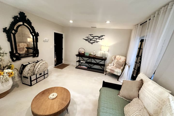 Ft Harrison Seabreeze • Near Beaches • 2br/2ba • 6 - Clearwater, FL