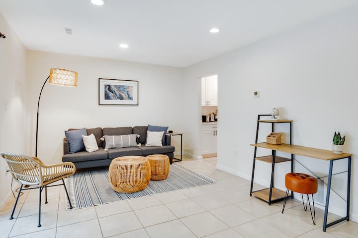 Cozy Dulles Oasis/3br/2.5ba/iad Family/petfriendly - 赫恩登