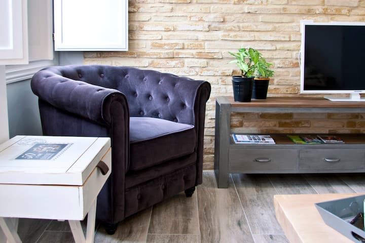Industrial-chic 1br Apt In A Privileged Location - Seville