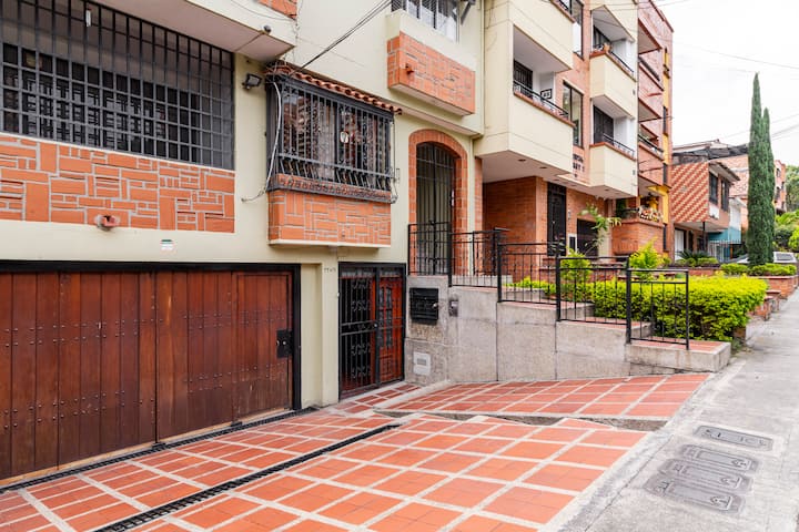 Aparta-estudio Barrio Los Colores - Medellín, Colombia