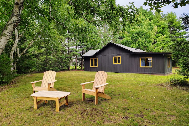 River Retreat | Cozy Cabin On 3 Acres In Hayward - Hayward, WI