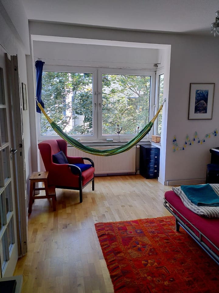 Große Wohnung In Bester Lage Mit Grünem Ausblick - Cologne
