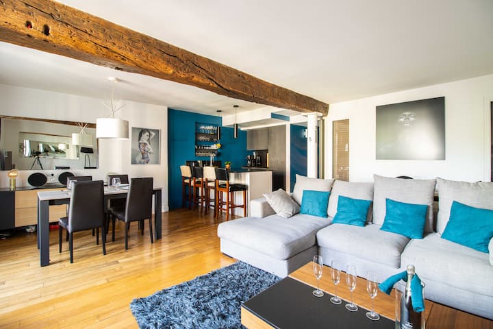 Luxury Apartment In Front Of "Le Bon Marché" - Paris