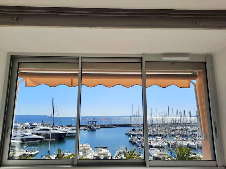 Hyères Port  T1 Face à La Mer Avec Parking Privé - Hyères