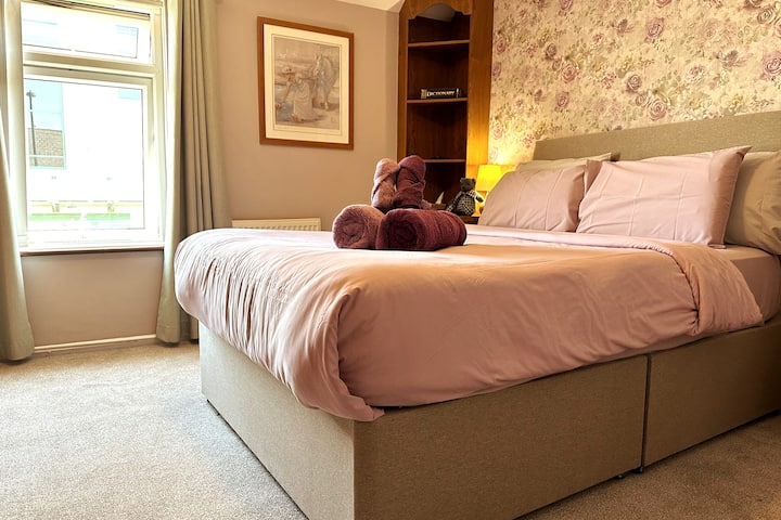 Bedfordshire Haven: 3-bedroom With Garden - Dunstable