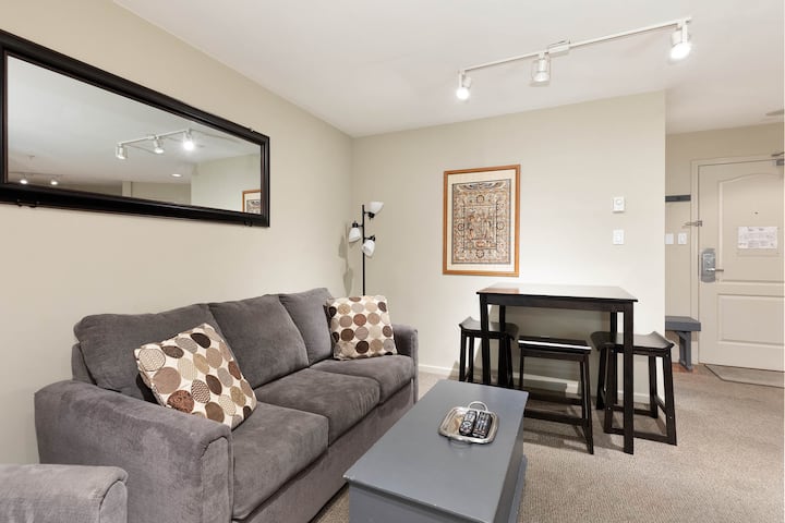 Peaceful & Quiet Central Village Suite Walk To Lifts Free Wifi - Whistler
