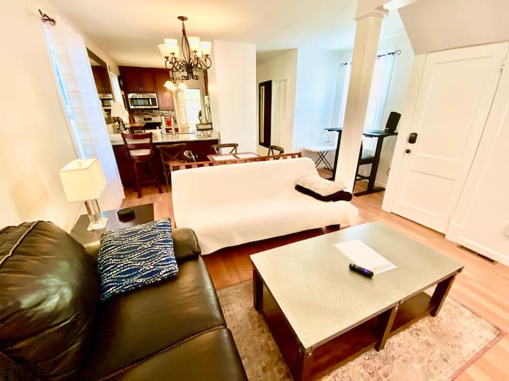 /Miller Colonial\ 1946 Suny Eagle Hill 5bed 2baths - Albany, NY