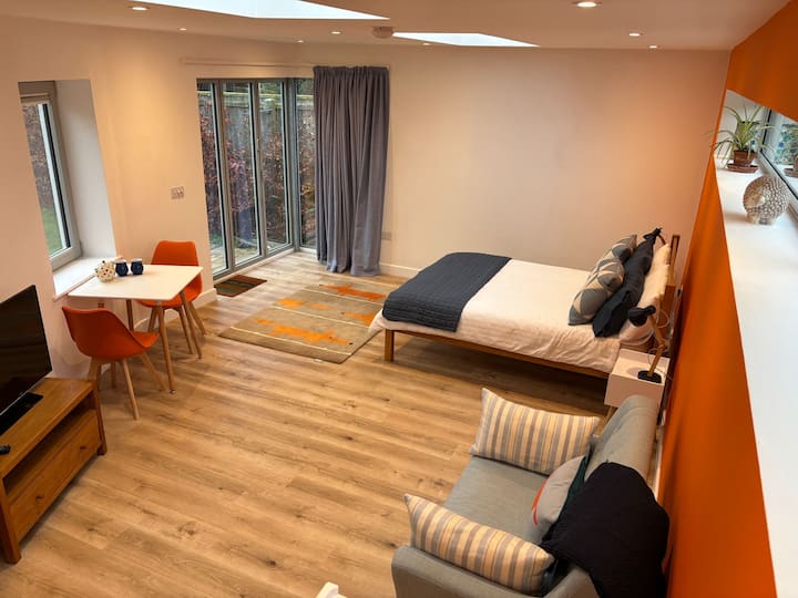 Spacious And Bright Garden Studio - Woodbridge