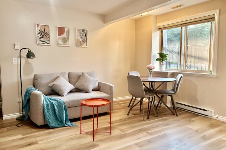Cozy 2b Suite In Nice Golf Community Morgan Creek - Surrey