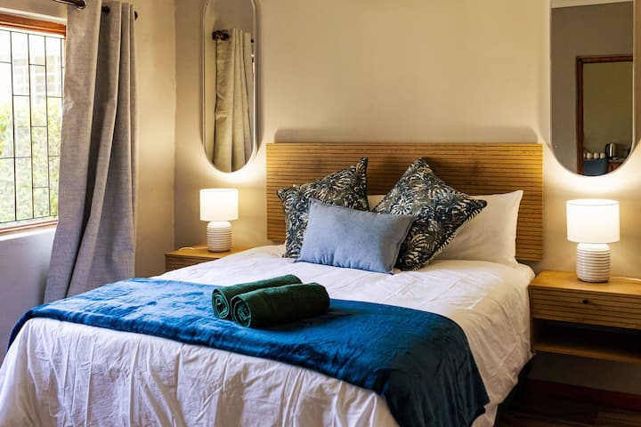 Modern | Sleeps 4 | 5km To Nwu | Self Check-in - Potchefstroom