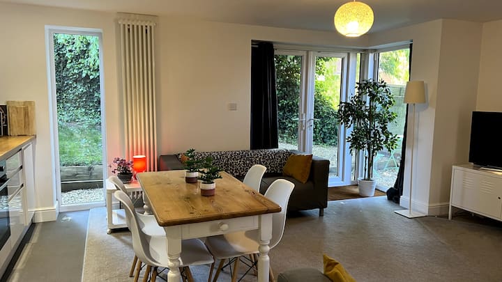 Cedar Manor Farm Mews Eco Bungalow - Southampton