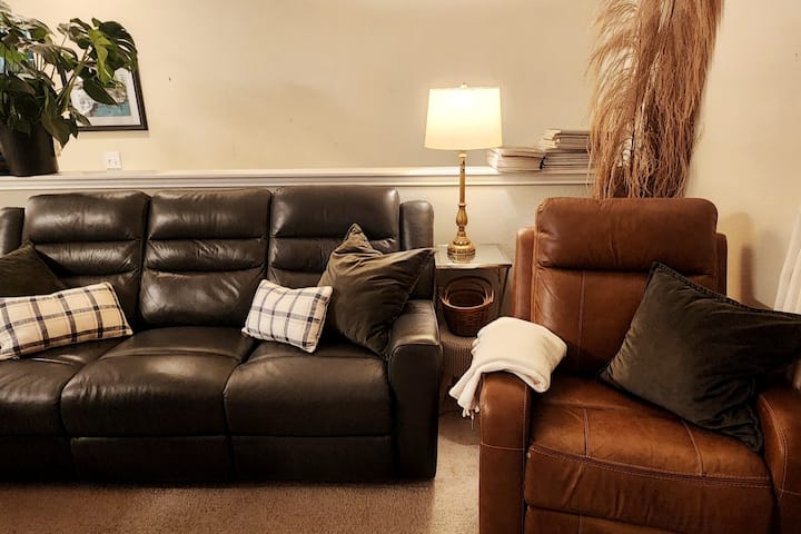 2br Au Condo+pond View+balcony-no Checkout Chores! - Auburn, AL
