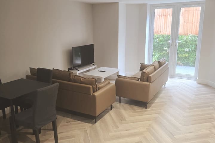 Charming 1-bed Retreat With Patio: Cozy & Central - Eastbourne