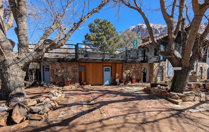 Whole Cottage At Zion National Park - Springdale, UT
