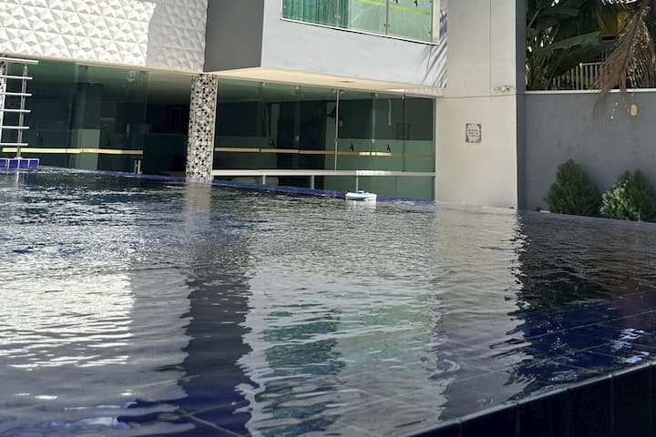 Salão Com Piscina Em Ipatinga, Na Ilha Do Rio Doce - Caratinga