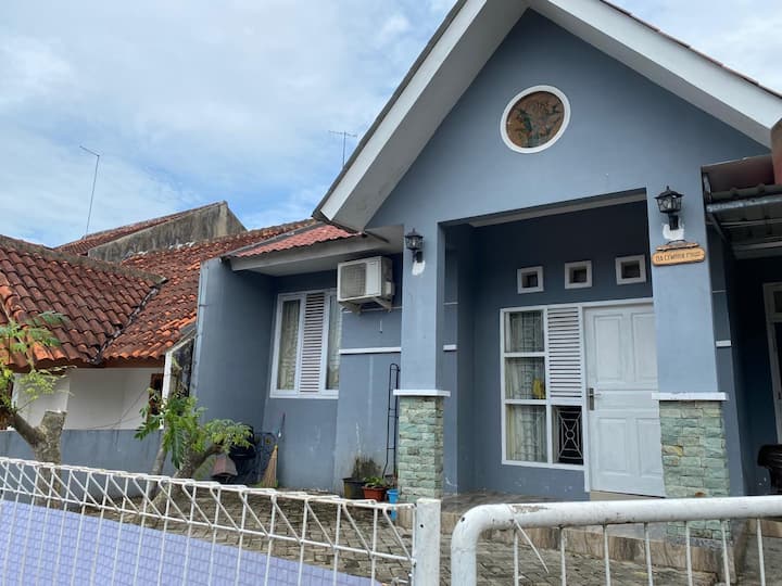 Himawari House - Batu Aji