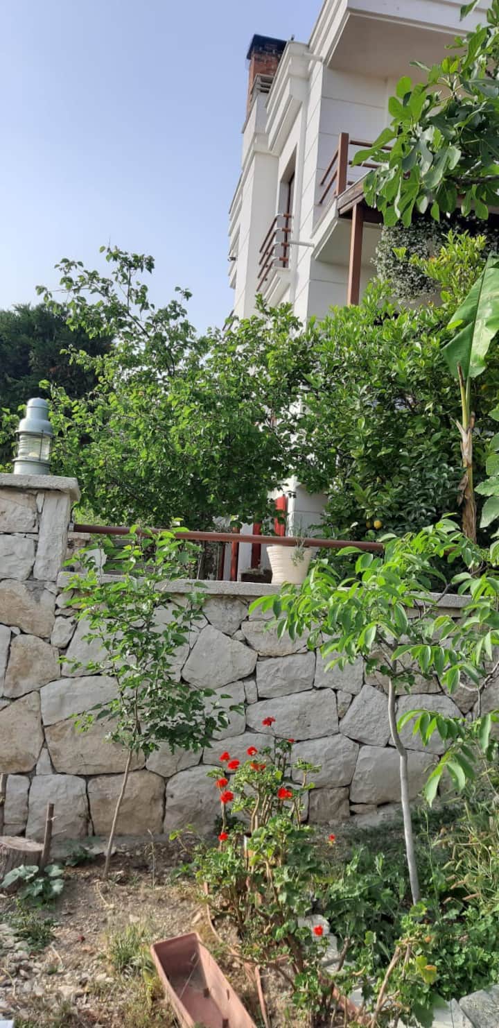 Kaloriferli,yavaş şEhirde ,Müstakil Bahçe Katı - Seferihisar