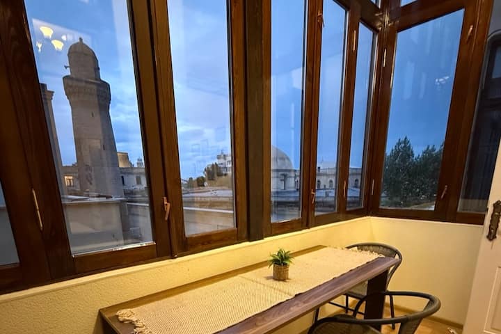 Cozy Old City Apt W/ Balcony - Near Maiden Tower - Azerbaijan