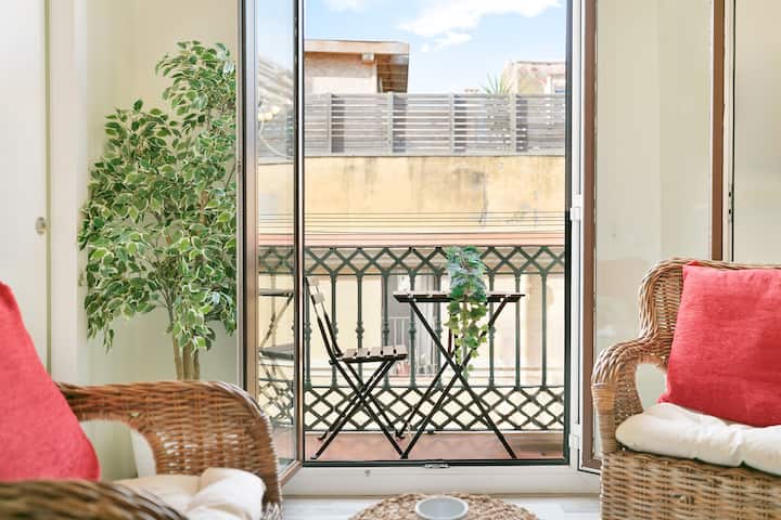 Sm8 Beach- 2 Bedroom, Balcony, Dressing, Workspace - Badalona