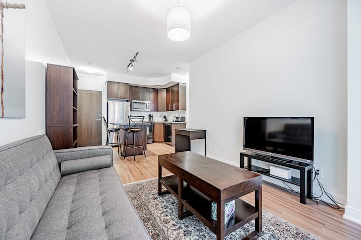 Luxury Downtown Suite Steps To Subway & Yorkville - Toronto