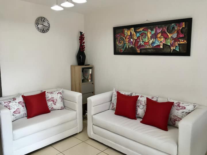 Comfortable House In Private Closter - León