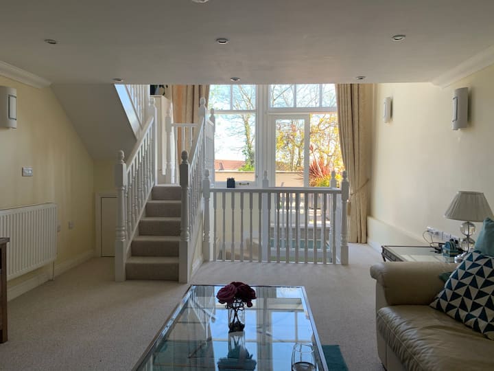 Burlington Mansions - Beach Retreat -  Triplex Apartment - Private Terrace - Gym - Bournemouth
