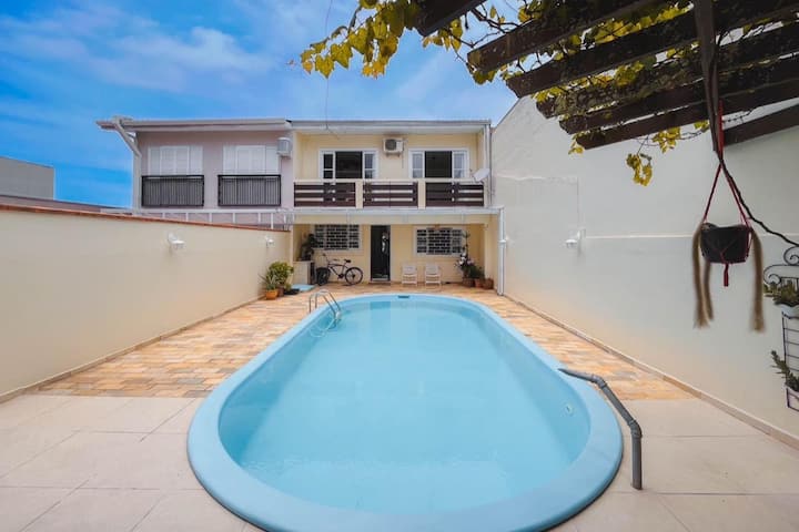 Sobrado Grande Na Região Central De Guaratuba - Guaratuba