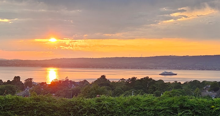 Induli
(Hilltop) - Carrickfergus