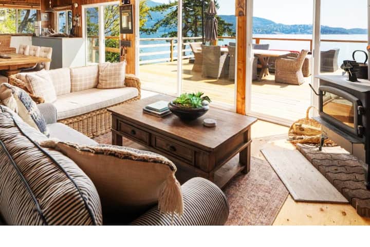 Miller Oceanfront Retreat | Salt + Arbutus Cabins - Bowen Island