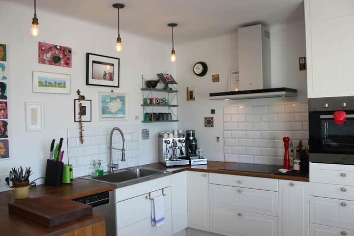 Beautiful Top-floor Apartment, 5-star Rated - Reikiavik
