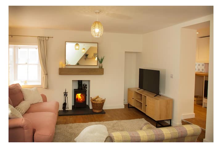 The Dinky Pink Cottage - Cullen