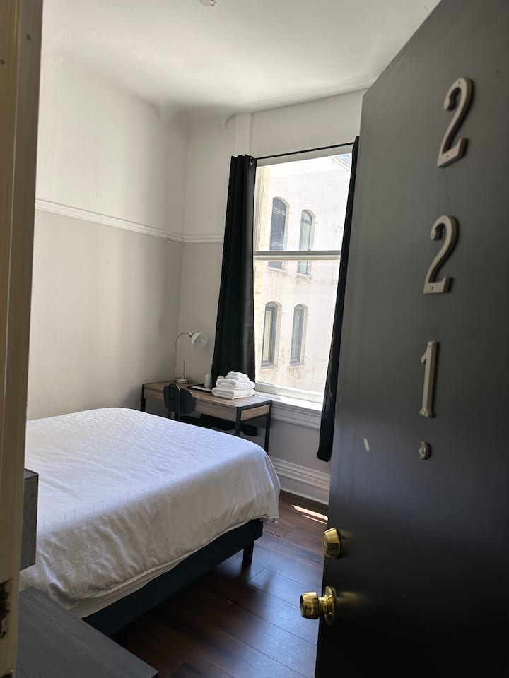 221 - Clean & Cozy Stay In Union Square - San Francisco, CA