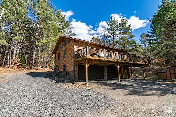 Seneca Loj 2025-str-0299 - Lake Placid, NY