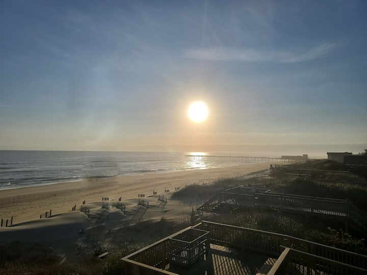 'Dolphin View' Entire Beach House - Manteo, NC
