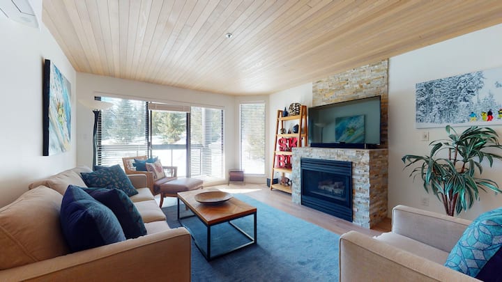 Stylish Whistler 2 Bedroom Getaway - Whistler